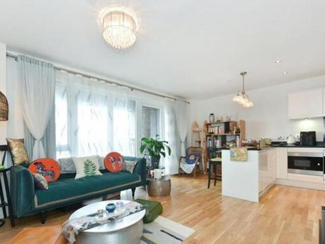 3 Bedroom Apartment For Sale In Greenwich, London