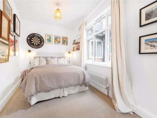 3 bedroom apartment for sale in Grove Vale, East Dulwich, London, SE22