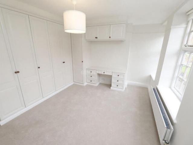 3 bedroom apartment for sale in Hampstead Way, Hampstead Garden Suburb, NW11