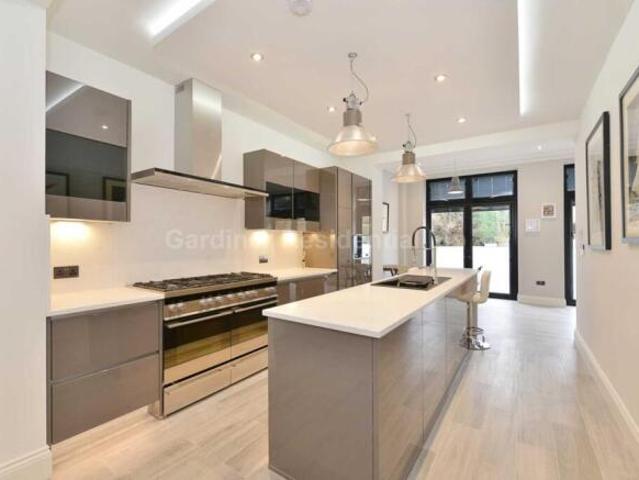 3 bedroom apartment for sale in Haven Green, Ealing, W5