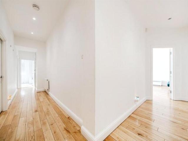 3 bedroom apartment for sale in Hervey Road, Blackheath, SE3