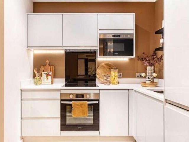 3 bedroom apartment for sale in High Street, Brentford, TW8 0AA, TW8