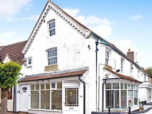 3 bedroom apartment for sale in High Street Shrivenham Oxfordshire SN6