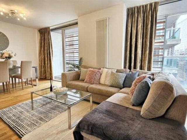 3 bedroom apartment for sale in Highcross Lane, Leicester, LE1