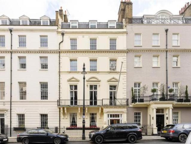 3 bedroom apartment for sale in Hill Street, Mayfair W1J