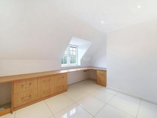 3 bedroom apartment for sale in Holders Hill Road, Hendon, NW4