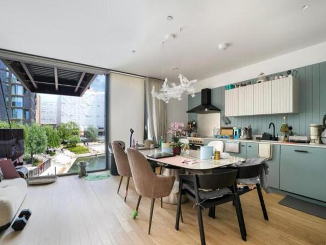 3 bedroom apartment for sale in Hollandbury House, 4 Brent Way, TW8