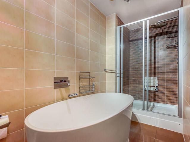 3 bedroom apartment for sale in Honeycombe Chine, Bournemouth, BH5