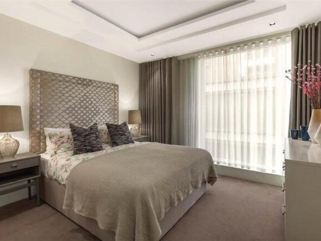 3 bedroom apartment for sale in Kensington High Street, Kensington, W14