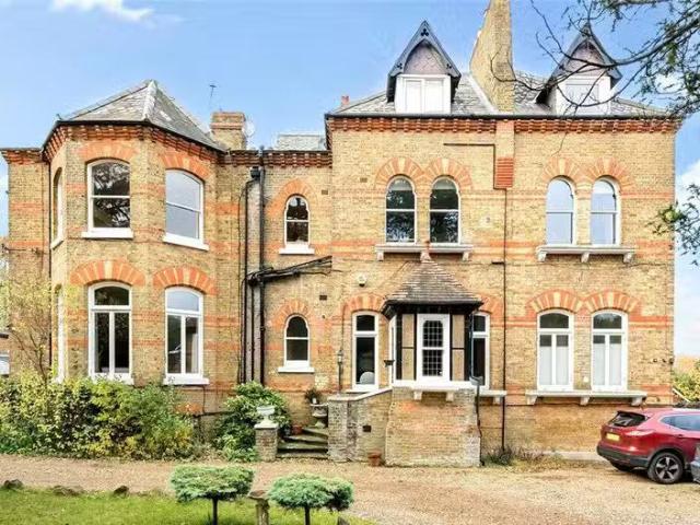 3 bedroom apartment for sale in Kingswood Road, Bromley, BR2