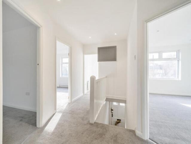 3 bedroom apartment for sale in Lammas Avenue, Mitcham, CR4