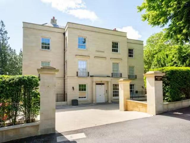 3 bedroom apartment for sale in Lansdown Road, Beckfords Gate.