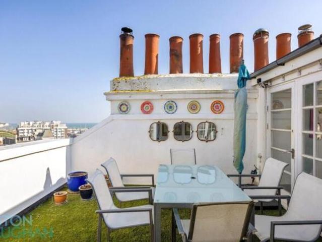 3 bedroom apartment for sale in Lewes Crescent, Brighton, BN2