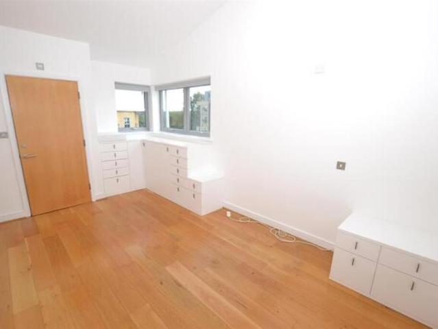 3 bedroom apartment for sale in Lockside Marina, CM2