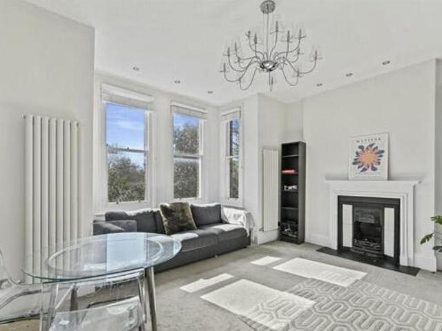 3 Bedroom Apartment For Sale In London