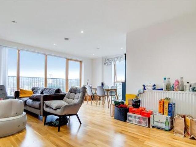 3 Bedroom Apartment For Sale In London