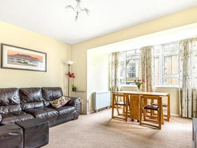 3 Bedroom Apartment For Sale In London