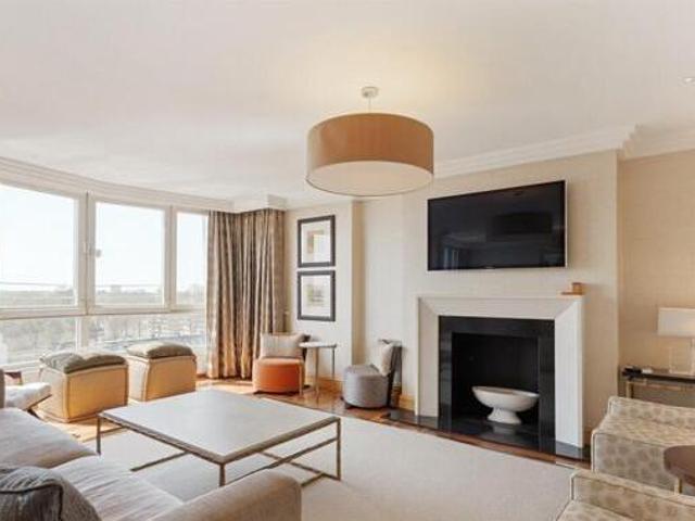 3 Bedroom Apartment For Sale In London