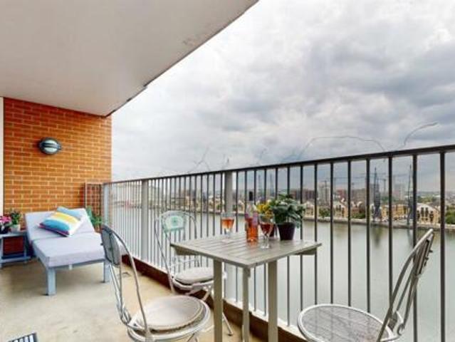 3 Bedroom Apartment For Sale In London