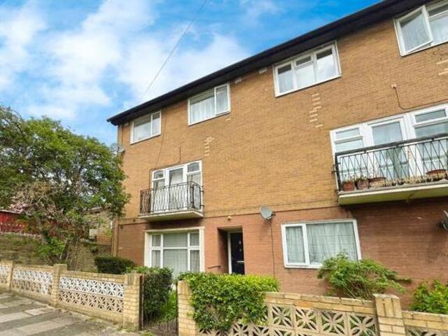 3 Bedroom Apartment For Sale In London