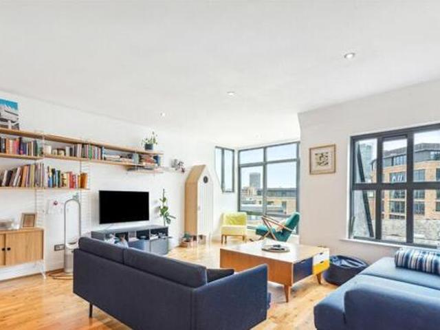 3 Bedroom Apartment For Sale In London