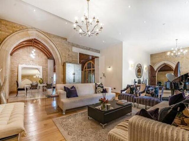 3 Bedroom Apartment For Sale In London