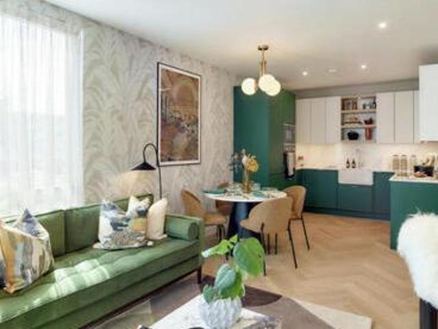3 Bedroom Apartment For Sale In London