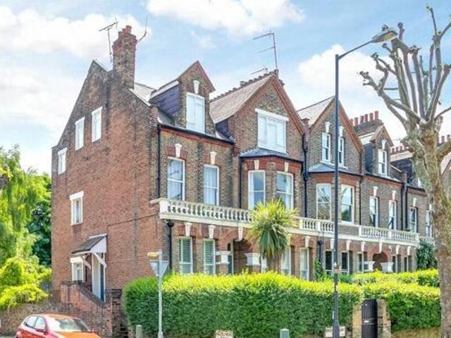 3 Bedroom Apartment For Sale In London