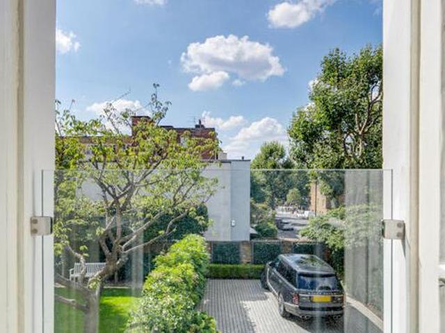3 Bedroom Apartment For Sale In London