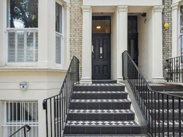3 Bedroom Apartment For Sale In London