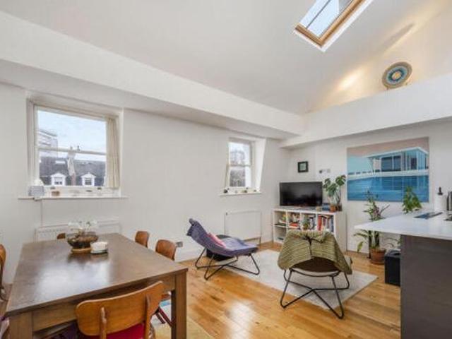 3 Bedroom Apartment For Sale In London