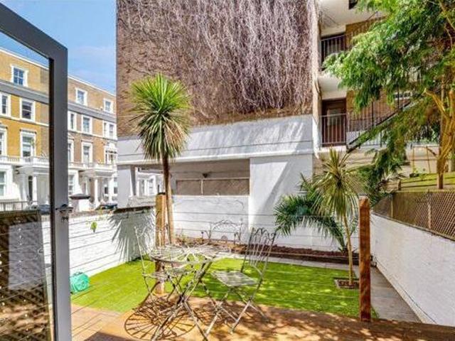 3 Bedroom Apartment For Sale In London