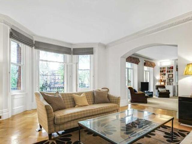 3 Bedroom Apartment For Sale In London