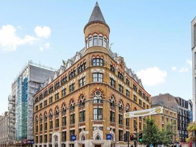 3 Bedroom Apartment For Sale In London