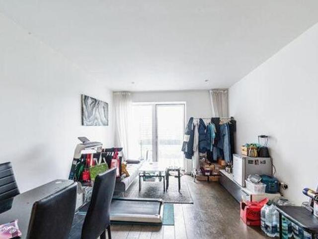3 Bedroom Apartment For Sale In London