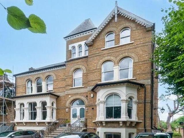 3 Bedroom Apartment For Sale In London