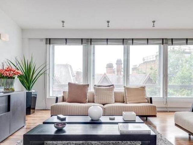 3 Bedroom Apartment For Sale In London