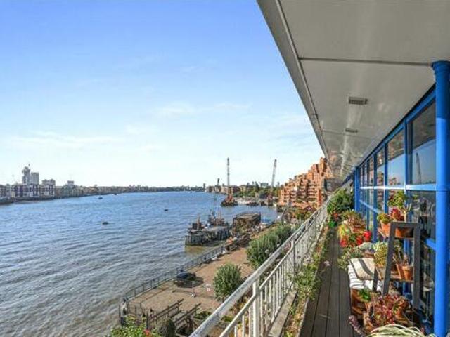 3 Bedroom Apartment For Sale In London