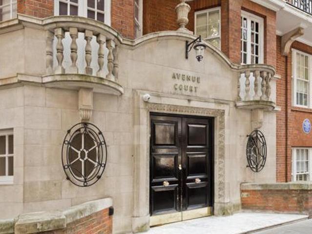 3 Bedroom Apartment For Sale In London