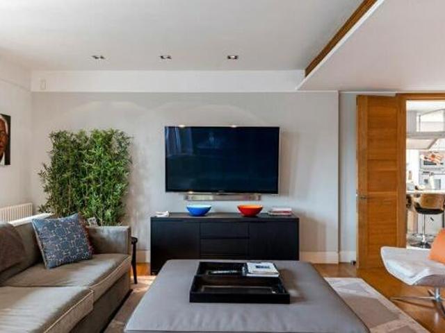 3 Bedroom Apartment For Sale In London