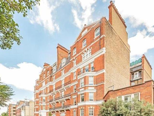 3 Bedroom Apartment For Sale In London