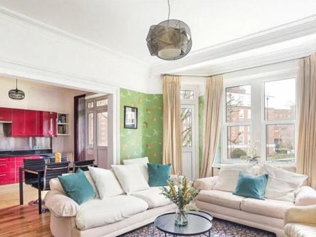 3 Bedroom Apartment For Sale In London