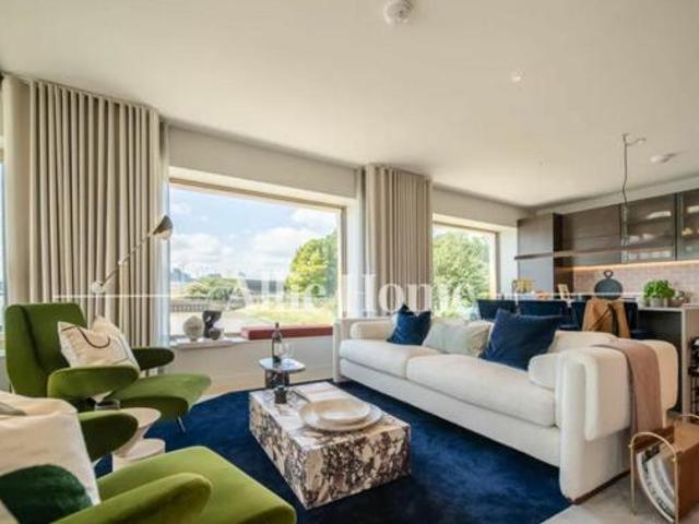 3 Bedroom Apartment For Sale In London