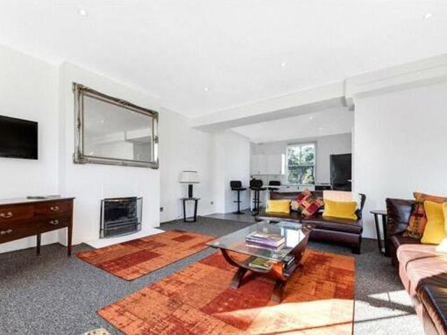 3 Bedroom Apartment For Sale In London