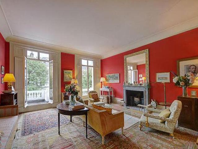 3 Bedroom Apartment For Sale In London
