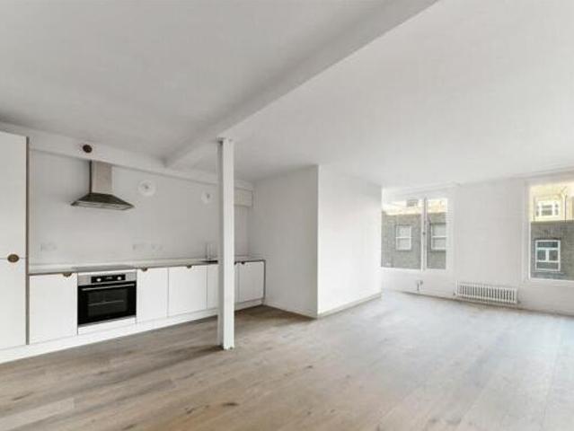 3 Bedroom Apartment For Sale In London