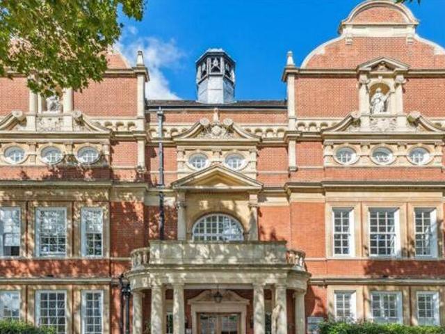 3 Bedroom Apartment For Sale In London