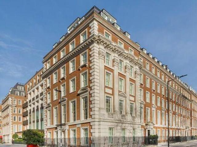 3 Bedroom Apartment For Sale In London