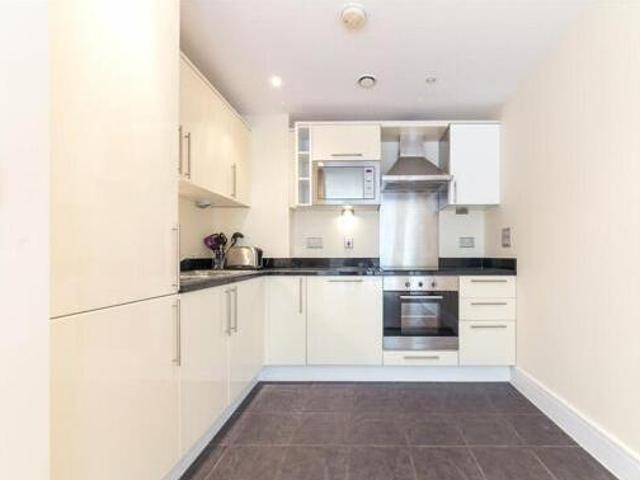 3 Bedroom Apartment For Sale In London