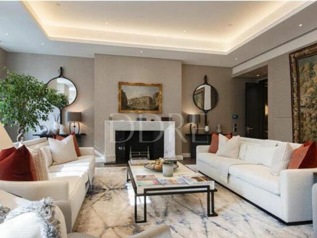 3 Bedroom Apartment For Sale In London